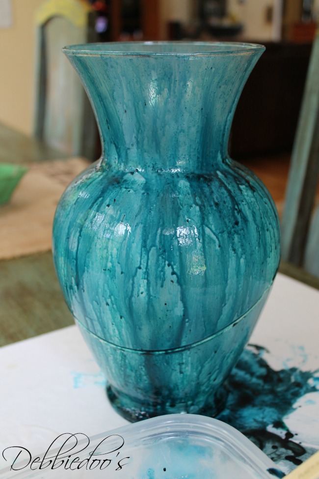 how-to-make-a-coastal-decorative-vase-with-mod-podge-and-rit-dye