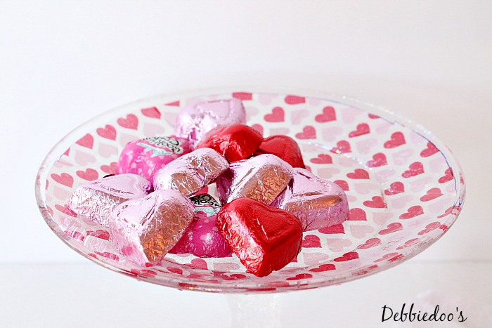 How to make a dollar tree Valentine candy dish - Debbiedoos