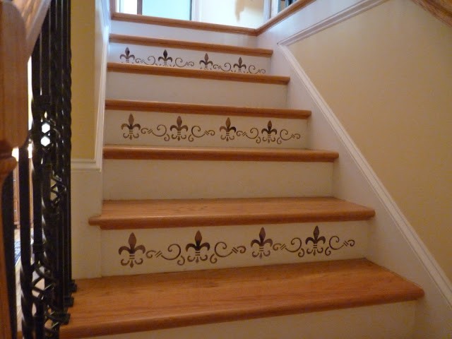 30 minute stair riser makeover - Debbiedoos